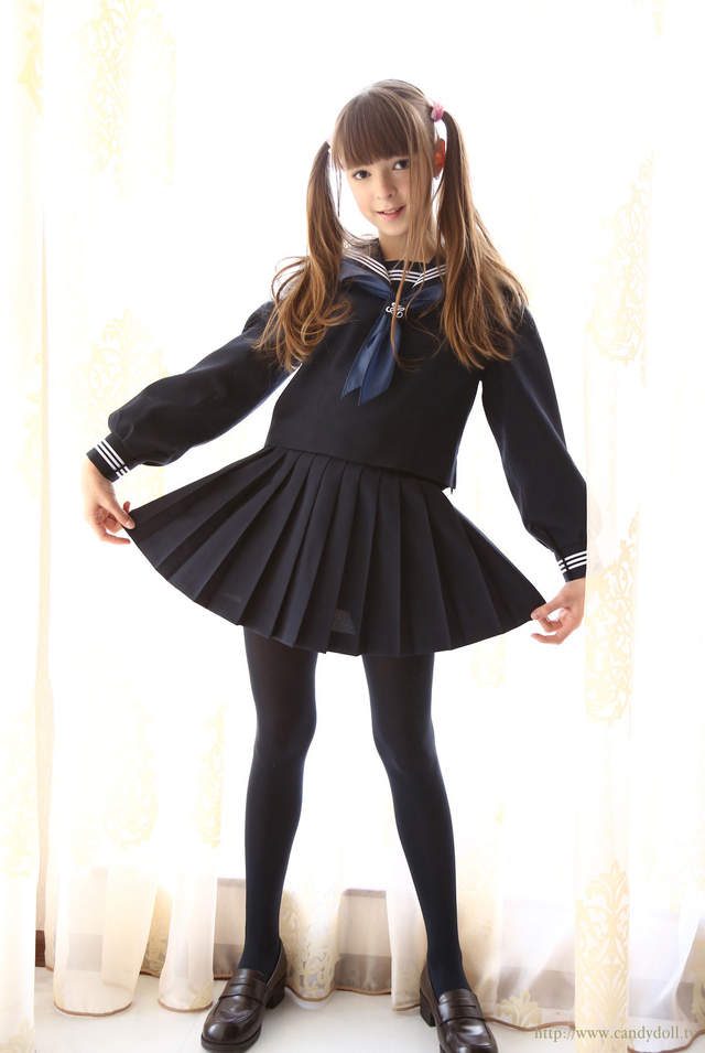 網路熱傳《超萌俄羅斯16歲水手服美少女》Eva R 四年後的她又會變得怎麼樣呢？ | 宅宅新聞